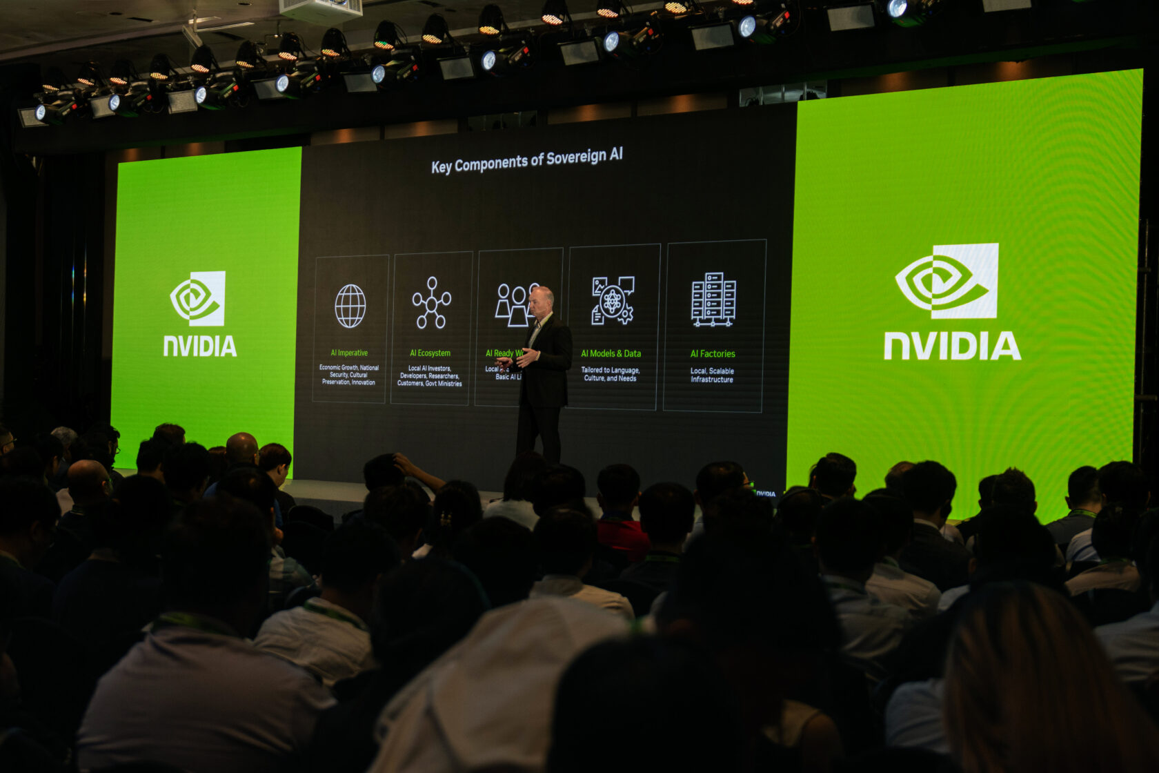‘Vietnam Puts AI at the Center of Its Economic Strategy,’ Deputy ...